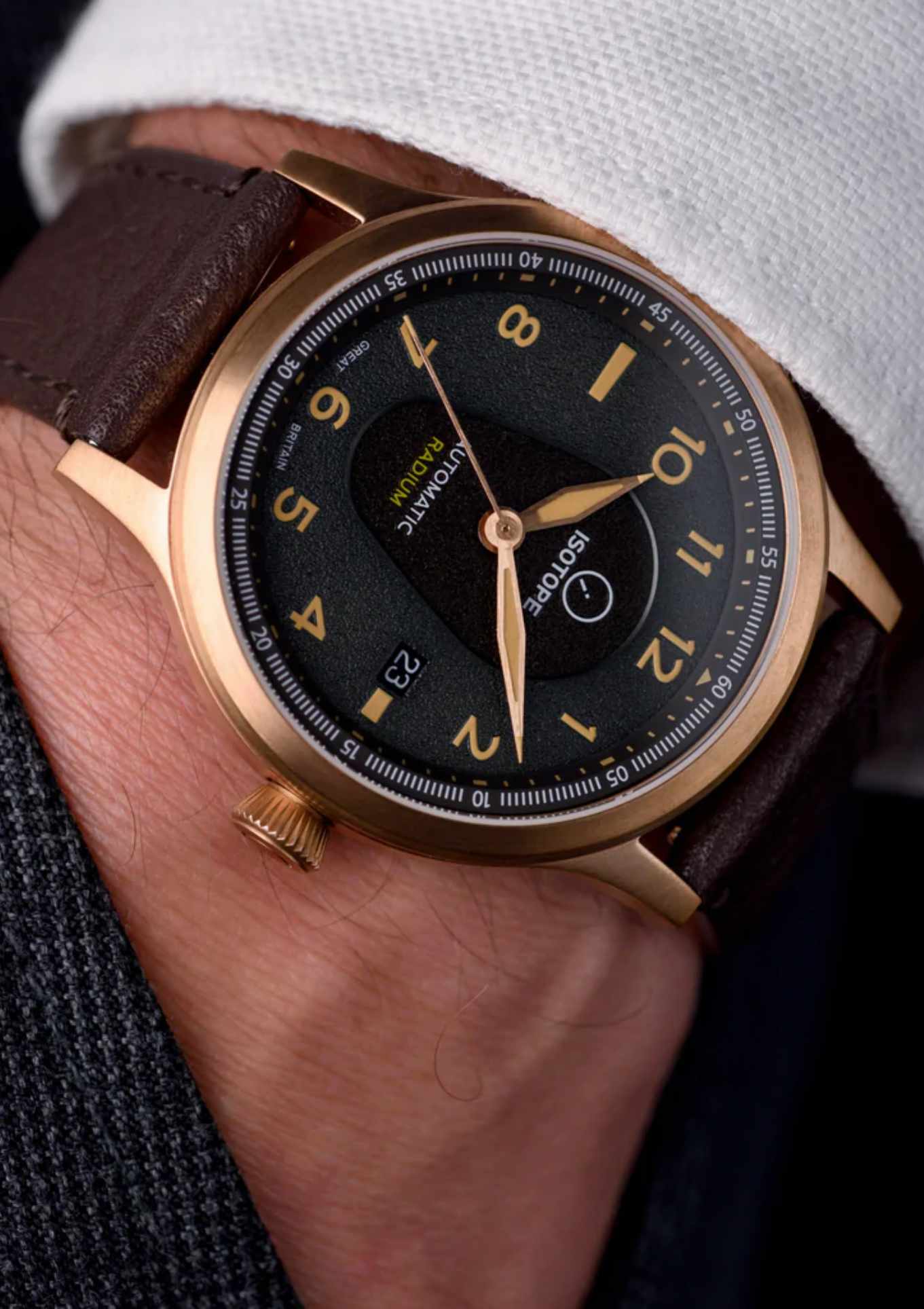 Isotope Old Radium Bronze Pilot Ash Grey – chronofactum.com